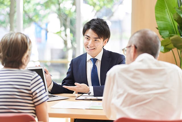 不動産売却の悩みはどこに相談する?ケース別の相談先を詳しく解説|三井のリハウス